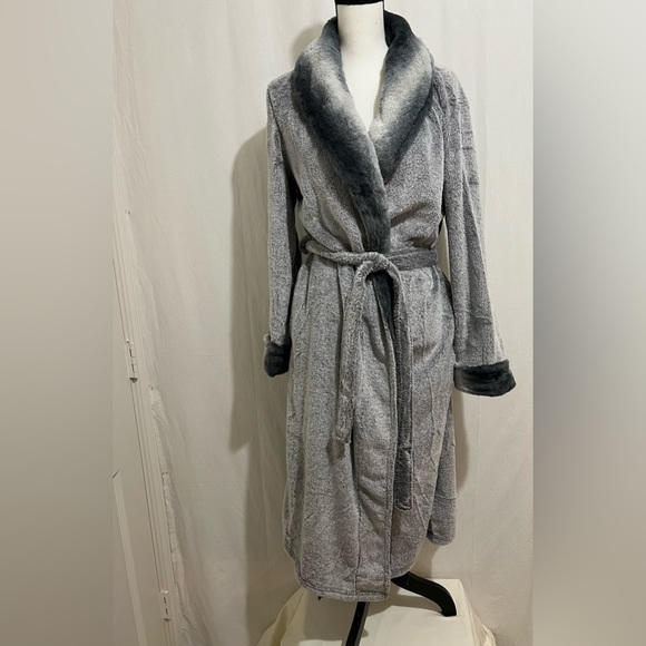 Secret Treasures | Intimates & Sleepwear | Secret Treasures Robe Size L ...